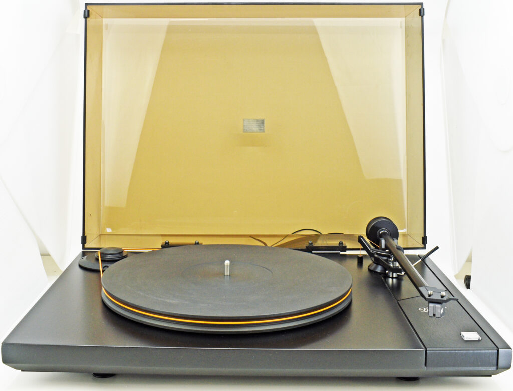 Mobile Fidelity MoFi StudioDeck turntable with MasterTracker Cartridge ...